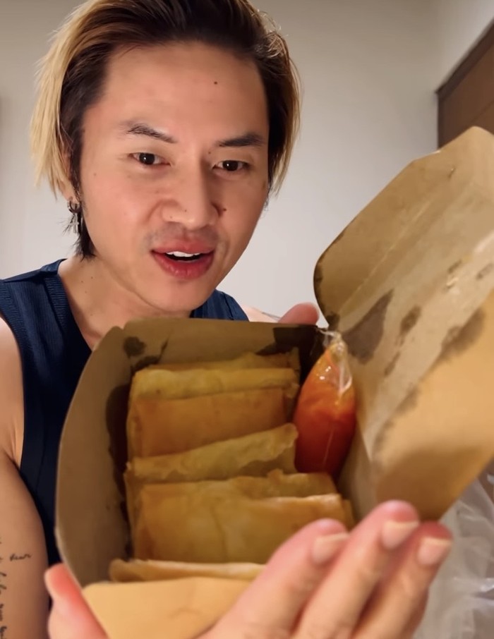 Potret Rafael Tan Jadi Duta Seblak dan Punya Bisnis Ayam Geprek