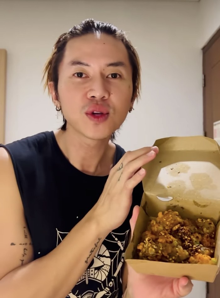 Potret Rafael Tan Jadi Duta Seblak dan Punya Bisnis Ayam Geprek