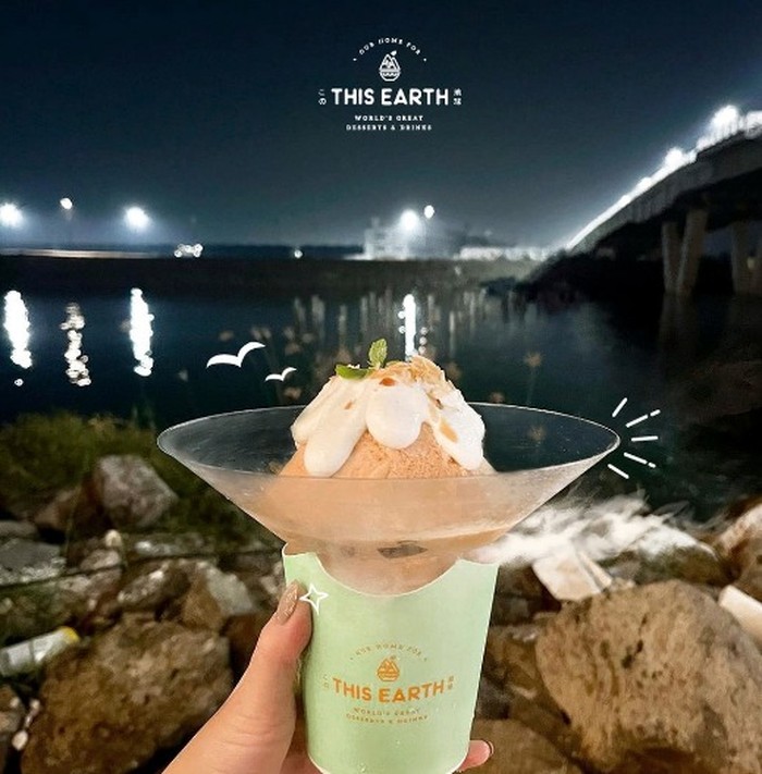 10 Kafe dan Restoran dengan Semilir Angin Pantai untuk Bersantai
