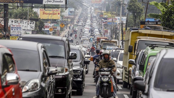 Puncak Padat Banget di Hari Ketiga Libur Cuti Bersama Puncak Padat Banget di Hari Ketiga Libur Cuti Bersama