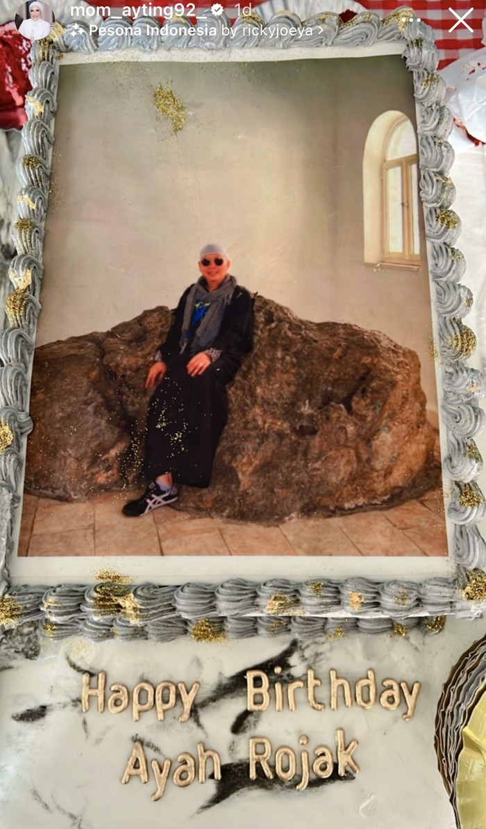 Ayah Ojak Ulang Tahun,Dirayakan di Restoran hingga Dapat Banyak Kue