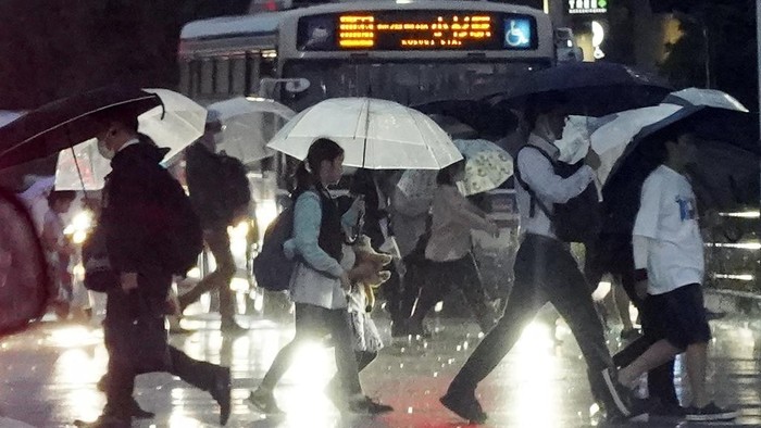 Dampak Topan Mawar di Jepang