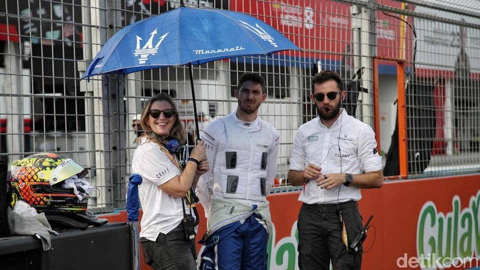 Melihat Kesibukan Starting Grid Formula E Jakarta