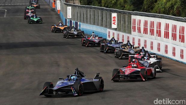Respons Ahmad Sahroni Soal Jakarta Dicoret dari Formula E 2024 Respons Ahmad Sahroni Soal Jakarta Dicoret dari Formula E 2024