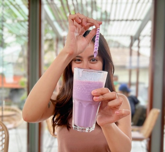 Serunya Kulineran Clairine Clay, Makan Tiram hingga Jajan di Jepang