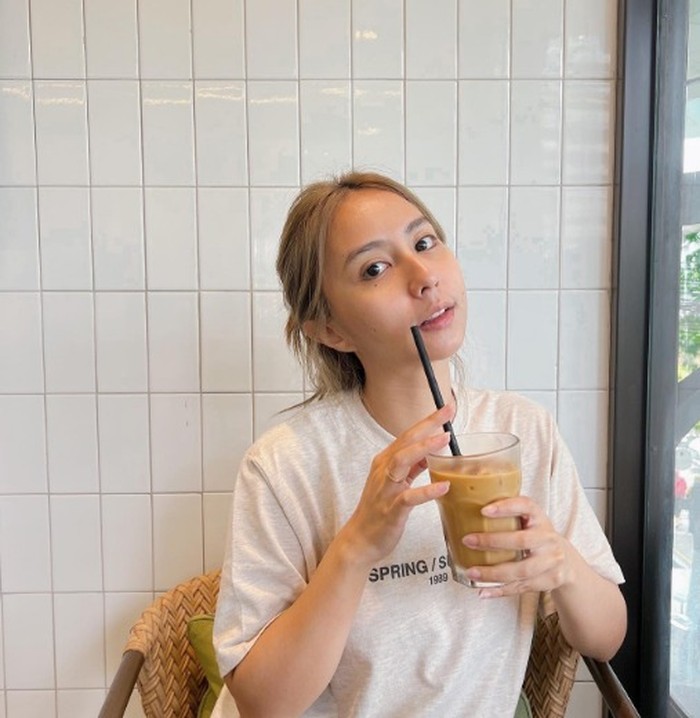 Serunya Kulineran Clairine Clay, Makan Tiram hingga Jajan di Jepang