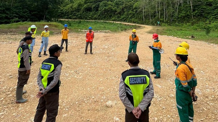 Ini Potret Peledakan Perdana di Tambang Semen Kaltim