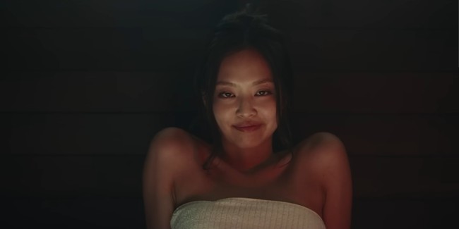 10 Foto Jennie BLACKPINK di The Idol, Joget Seksi Bikin Fans Syok