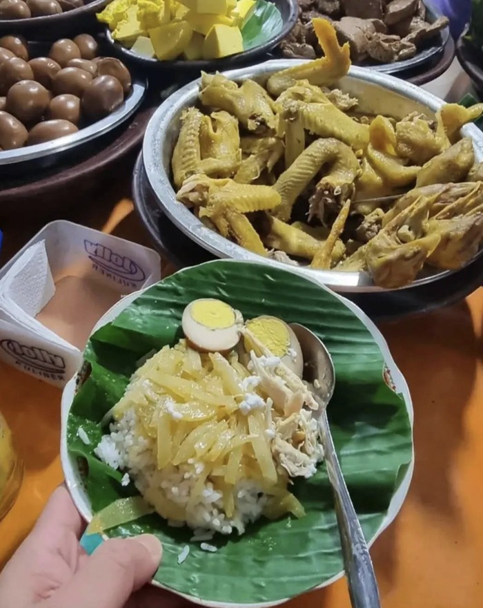 Gurih Mlekoh! Nasi Liwet Yu Sani yang Jadi Favorit di Solo