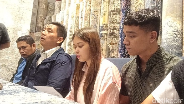 Bicara Soal Kasus Video Syur, Rebecca Klopper Tertunduk Lemas