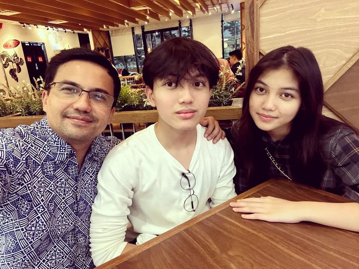 Potret Ezzar Putra Sahrul Gunawan, Ketampanannya Sering Bikin Histeris