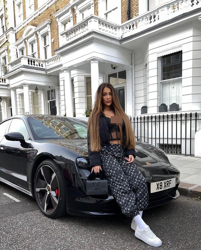 7 Potret DJ Gabriela Cavallin, Ngaku Dianiaya Pemain MU Antony