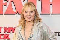 Kim Cattrall Rela Melakukan Apa Saja Demi Melawan Tua, Setuju dengan Botox