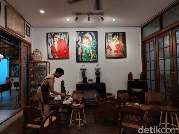 Kafe Jadul ala Yogya yang Penuh Barang Antik di Tangsel