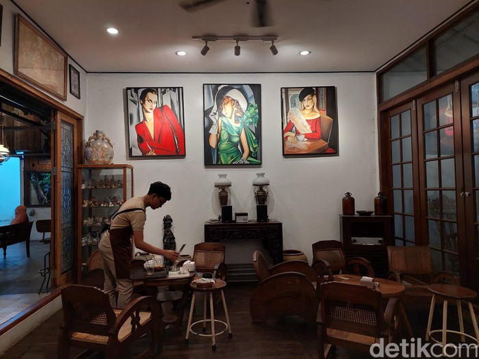 Kafe Jadul ala Yogya yang Penuh Barang Antik di Tangsel