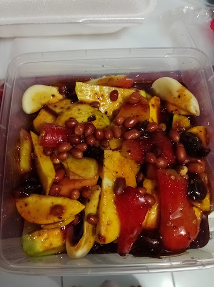 Asam Segar! 20 Rujak Buah Enak Ada di Sini