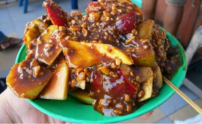 Asam Segar! 20 Rujak Buah Enak Ada di Sini