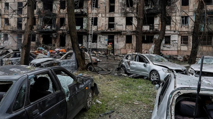 Rudal Rusia Hantam Kampung Halaman Zelenskiy, 11 Orang Tewas Rudal Rusia Hantam Kampung Halaman Zelenskiy, 11 Orang Tewas
