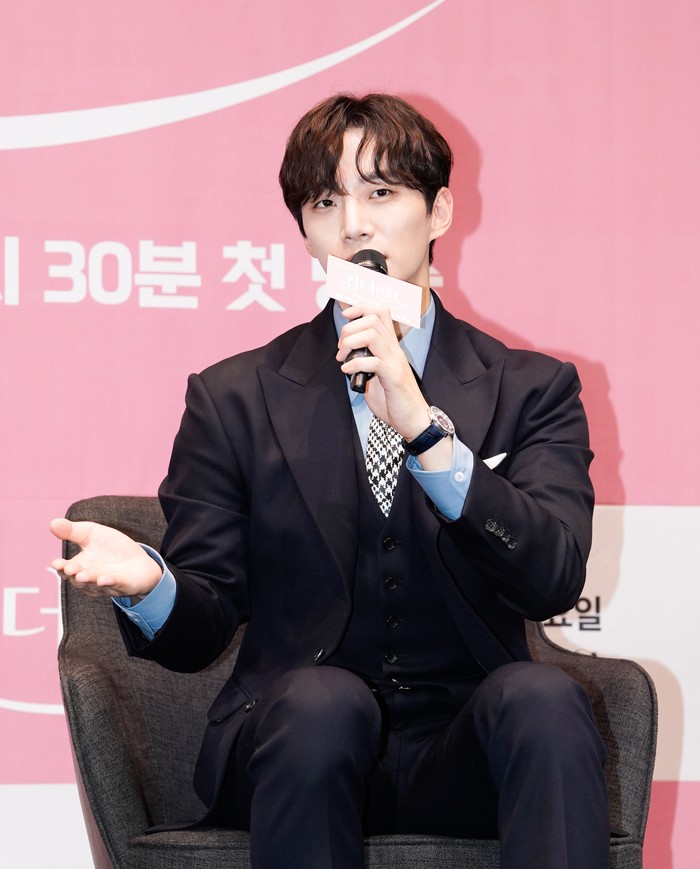 Dari Collab Panggung K-Pop, Yoona dan Junho Kini Pasangan di Drakor!