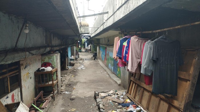 Potret Sesaknya Permukiman Kolong Jembatan Tol Angke Jakbar Potret Sesaknya Permukiman Kolong Jembatan Tol Angke Jakbar