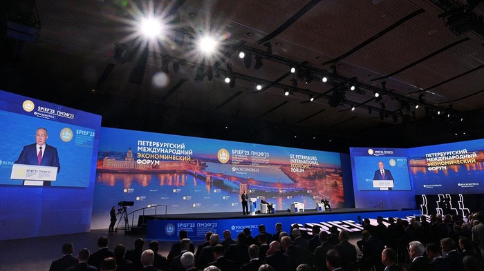 Putin Sebut Rusia Telah Kirim Senjata Nuklir Taktis ke Belarusia Putin Sebut Rusia Telah Kirim Senjata Nuklir Taktis ke Belarusia