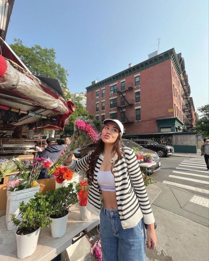 So Gorgeous! 7 Potret Aaliyah Massaid di Amerika, Gaya Formal-Berkebaya