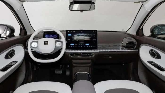 Potret Yiwei 3 EV: Mobil Listrik Retro Pesaing Wuling Bingo
