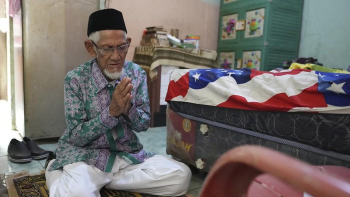Potret 'Pak Ogah' di Tangerang Berangkat Haji Usai Nabung 30 Tahun