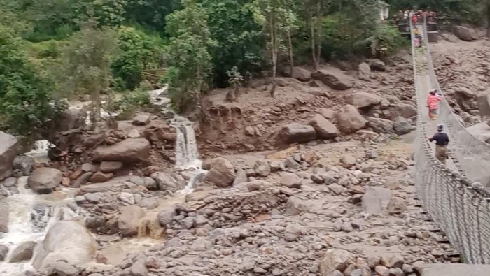 Banjir dan Longsor Melanda Nepal Timur, Puluhan Orang Hilang