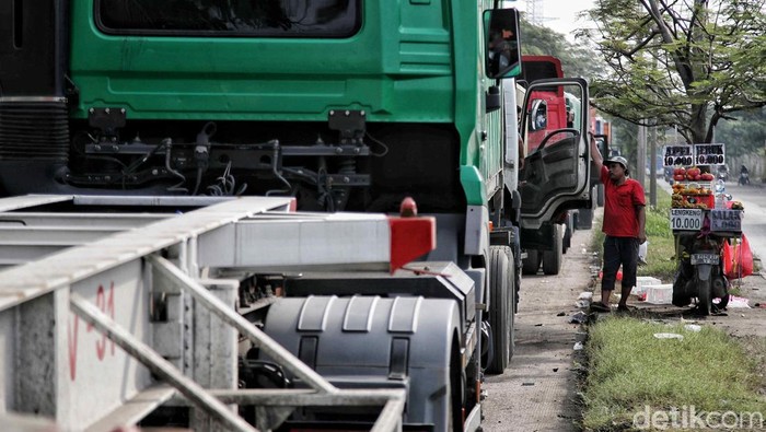 Horor Macet Parah di Marunda, Ratusan Kontainer Terjebak 12 Jam