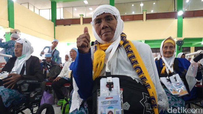 Sosok Mbah Suminah, Jemaah Haji Tertua Embarkasi Solo Berusia 103 Tahun Sosok Mbah Suminah, Jemaah Haji Tertua Embarkasi Solo Berusia 103 Tahun