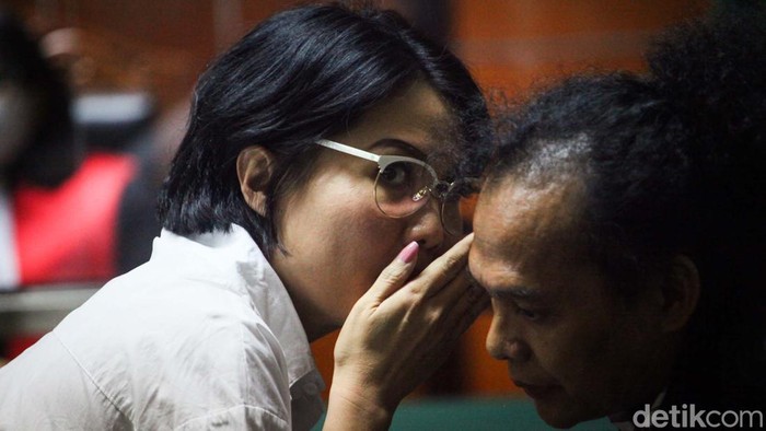 Senyum Natalia Rusli Usai Divonis 8 Bulan di Kasus Penipuan Indosurya