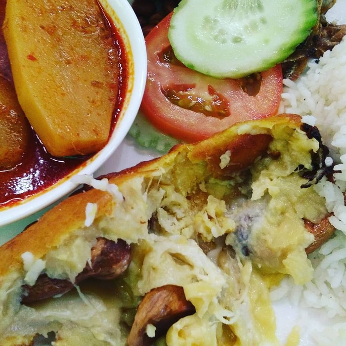 10 'Penistaan' Durian, Jadi Isian Burger hingga Topping Mie Rebus
