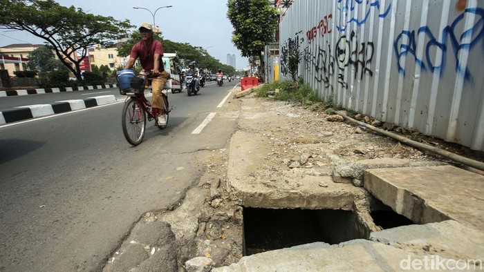 Pemkot Depok Gelontorkan Rp 18 M untuk Revitalisasi Trotoar Pemkot Depok Gelontorkan Rp 18 M untuk Revitalisasi Trotoar