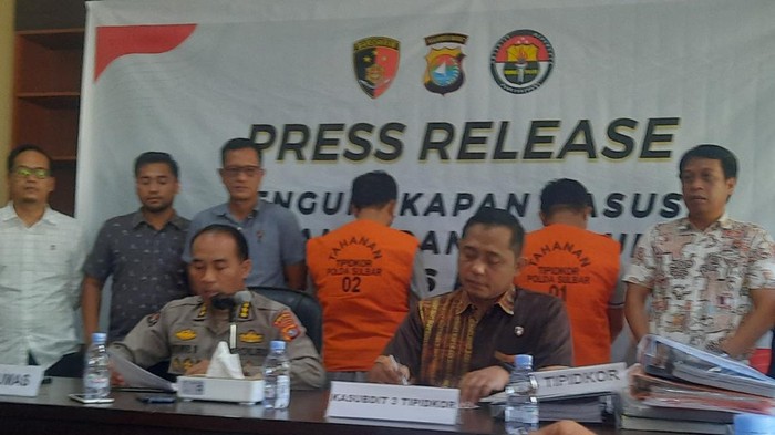 Sekdis Esdm Sulbar Ditetapkan Tersangka Korupsi Proyek Plts Rp 322 6 Juta