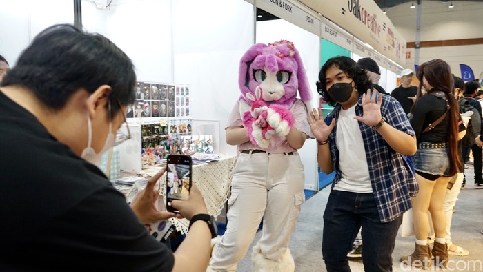 Seru Banget! Cosplayer Reunian di Indonesia Comic Con 2023
