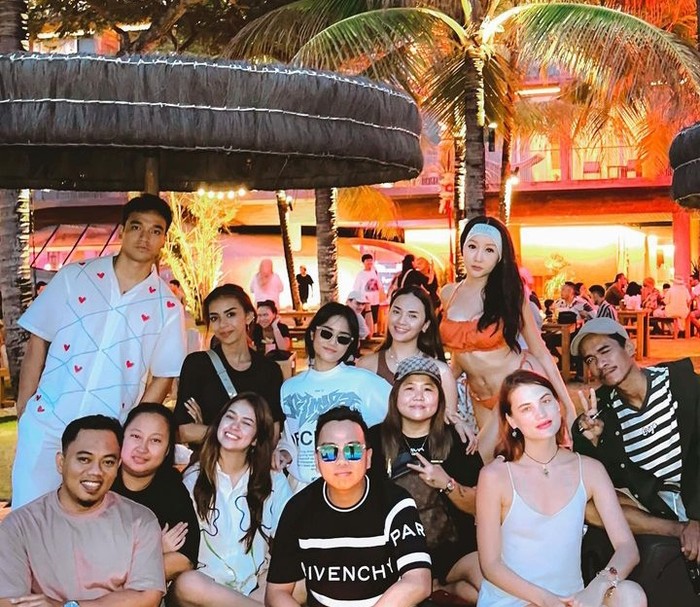 Fuji An Hangout Seru Bareng Keluarga Raffi Ahmad di Beach Club