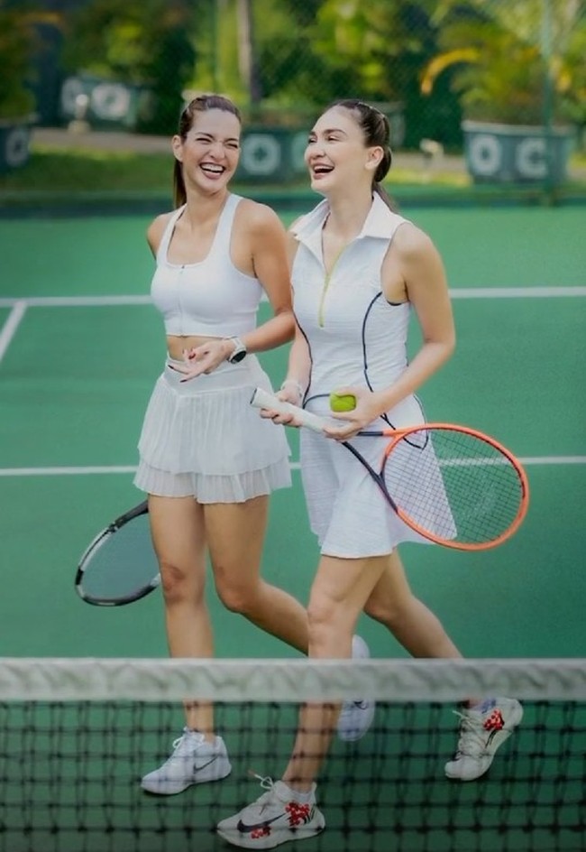 Foto Nia Ramadhani & Luna Maya, Duo Juara Tenis yang Kecantikannya Memesona