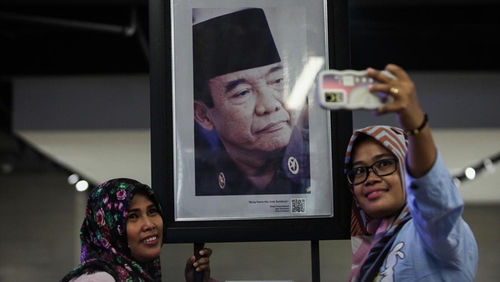 Pameran Foto Peringati Bulan Bung Karno Pameran Foto Peringati Bulan Bung Karno