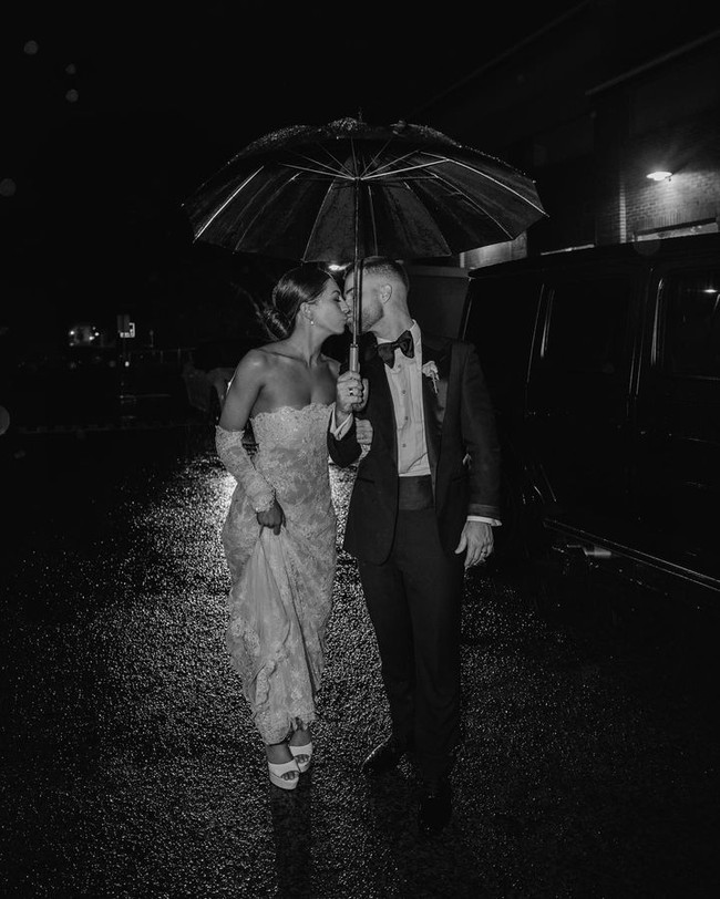 8 Foto Pengantin Pakai Gaun Transparan Mengundang Hujatan, Mengaku demi ...