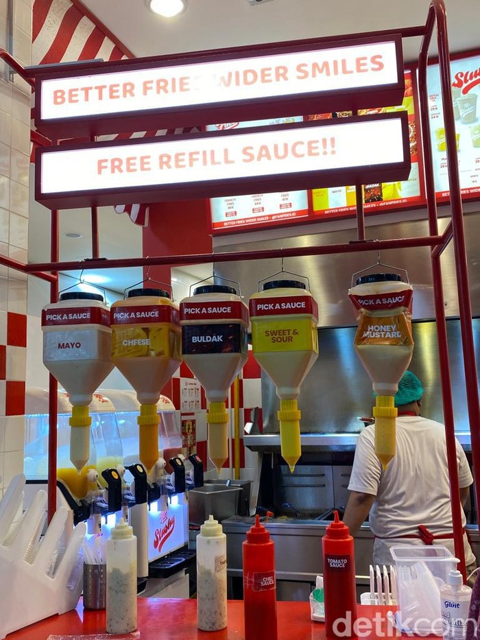 Viral Kentang Goreng dengan Saus yang Bisa Refill Sepuasnya