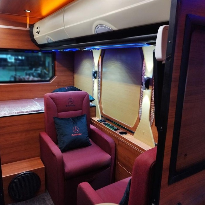 Potret Gaharnya Big Benz Commander, Bus yang Bikin AHY dan SBY Kepincut