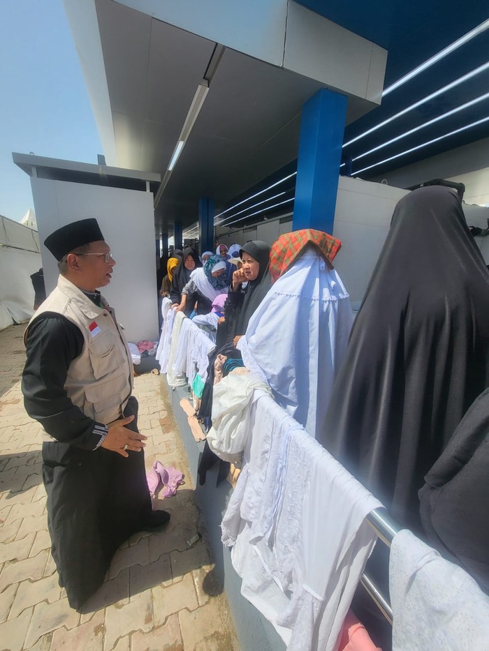 Potret Pimpinan DPR Dasco dan Timwas Tinjau Maktab Jemaah Haji RI di Mina Potret Pimpinan DPR Dasco dan Timwas Tinjau Maktab Jemaah Haji RI di Mina