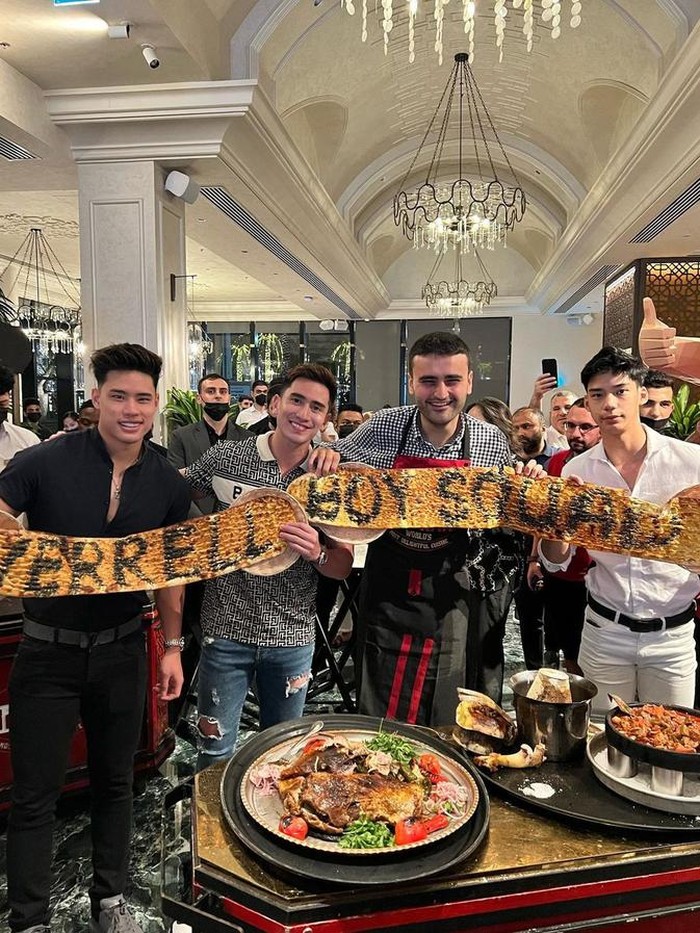 Pose Keren Verrel Bramasta Saat Makan Bareng Natasha Wilona dan Febby ...