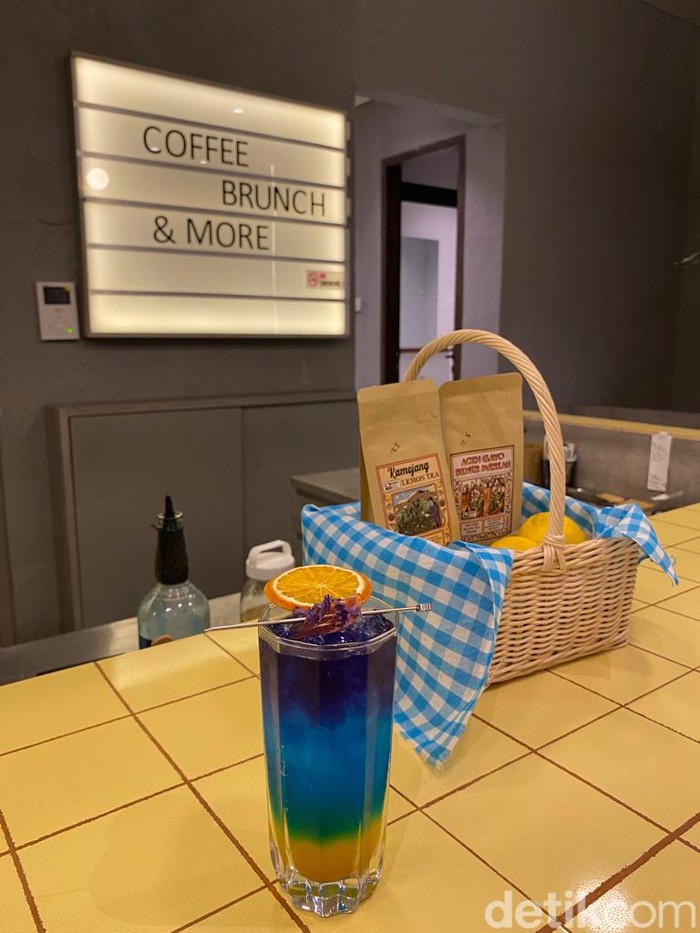 Kafe Brunch di Kemang Ini Punya Truffle Omurice dan French Toast Nikmat