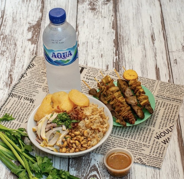 Nikmat! 20 Bubur Ayam yang Gurih Hangat Ada di Sini