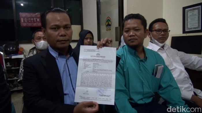 Wali Santri Al-Zaytun Laporkan Pendiri NII Center ke Polda Jateng Wali Santri Al-Zaytun Laporkan Pendiri NII Center ke Polda Jateng