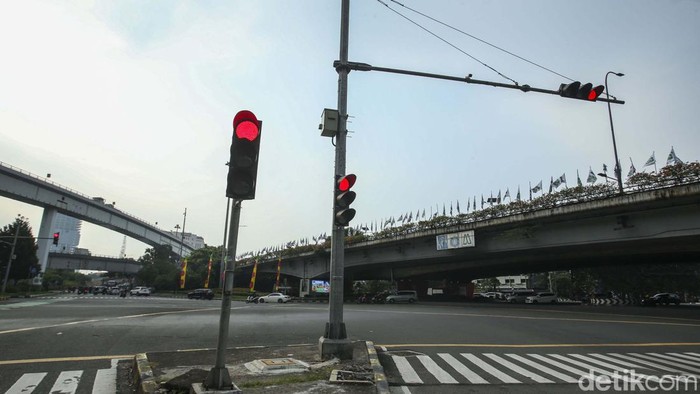 Urai Kemacetan, Lampu Merah di Jakarta Pakai AI Urai Kemacetan, Lampu Merah di Jakarta Pakai AI