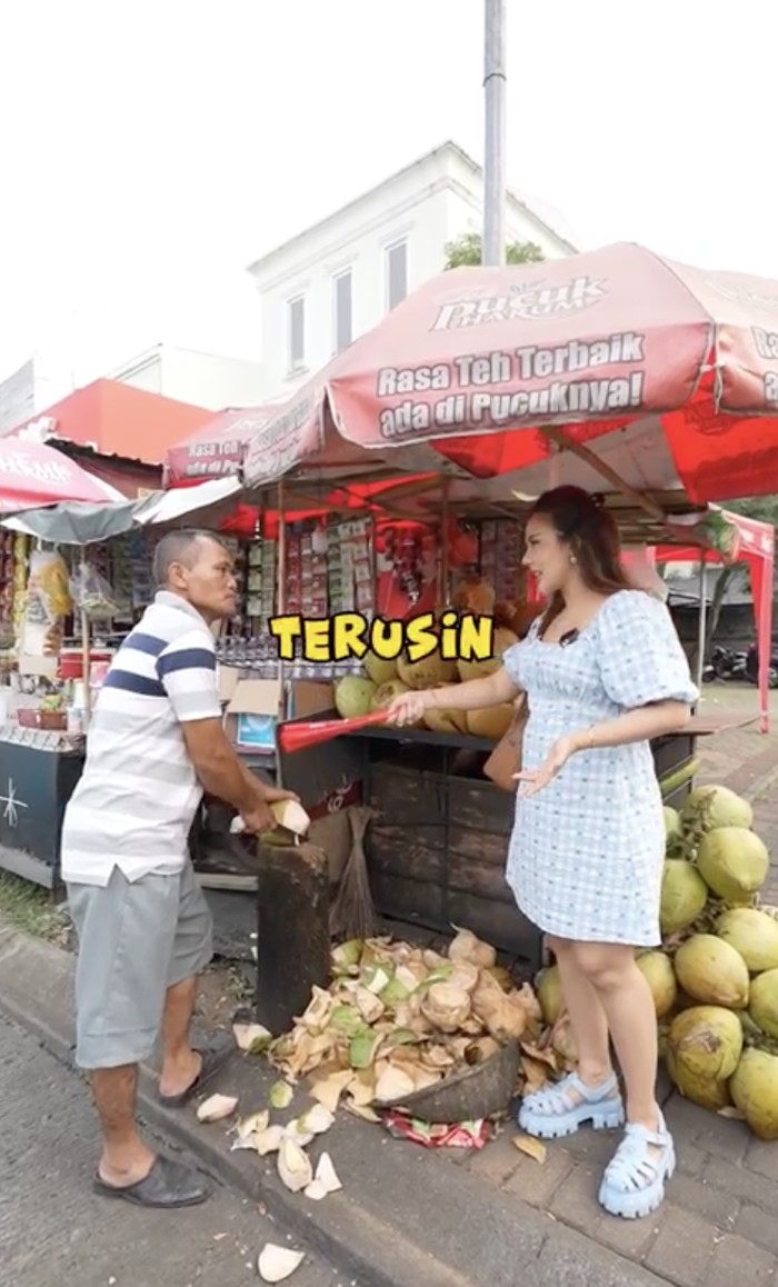 Rey Utami Artis Terkaya di Indonesia 2023, Belanja ke Pasar Pakai Porsche