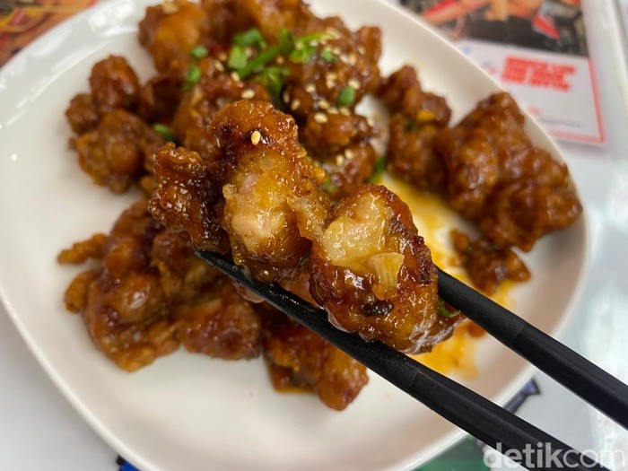 Sarapan Cha Siu Noodle dan General Wong's Chicken Halal ala Hong Kong